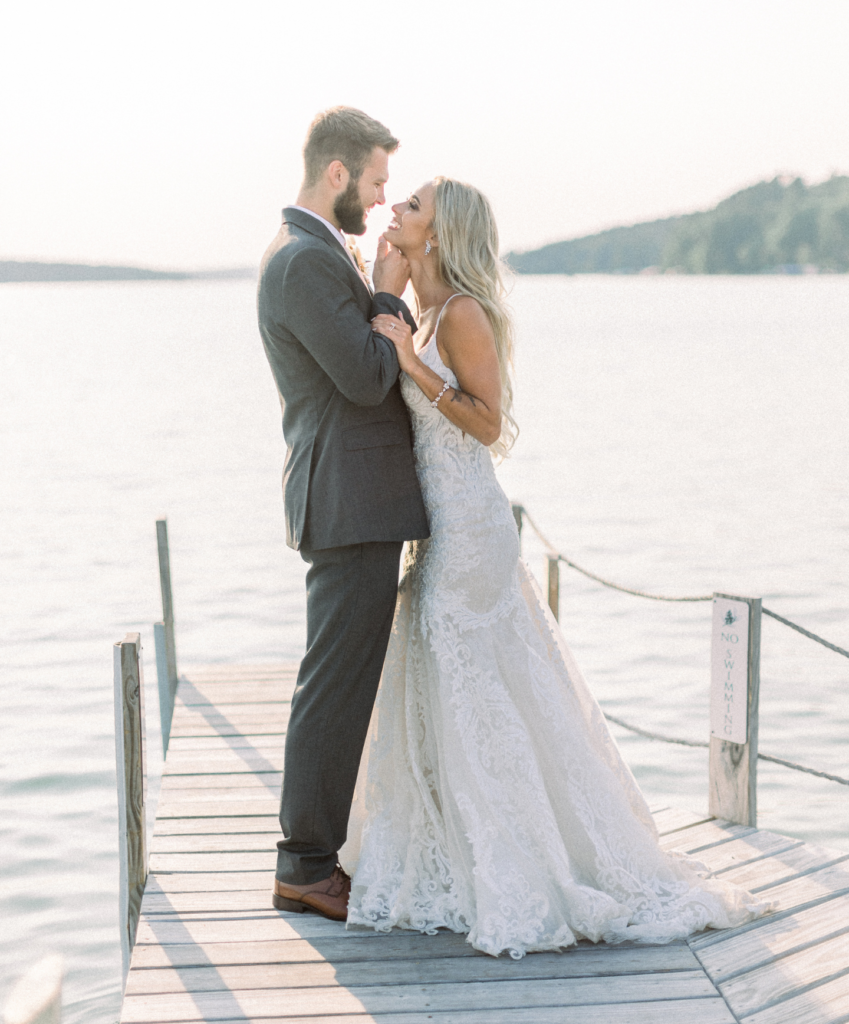 Holly + Tanner’s Walloon Lake Wedding in Michigan - tietheknotwi.com